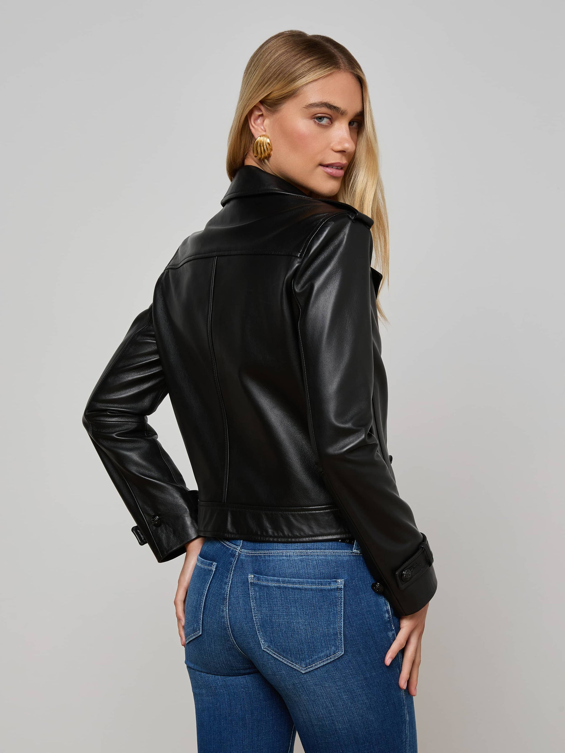 Xoey Cropped Leather Trench Coat in Black | L'AGENCE